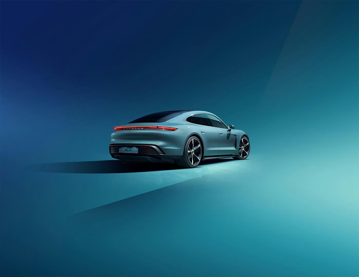 Porsche E-Performance Insights - Im Porsche Brand Store